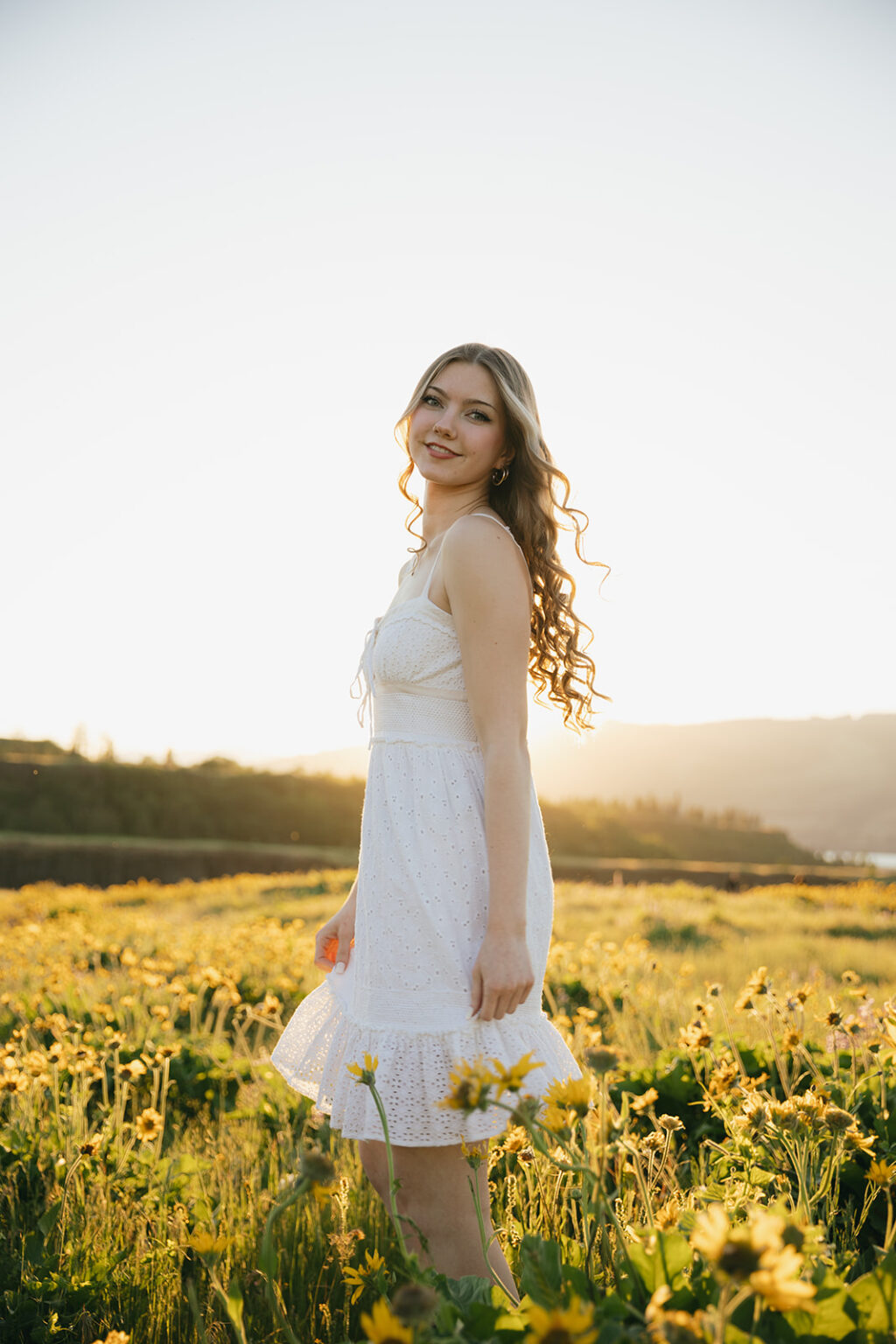 Senior Photos 101: A Guide to Graduation Photos in 2025 | Meghan G ...